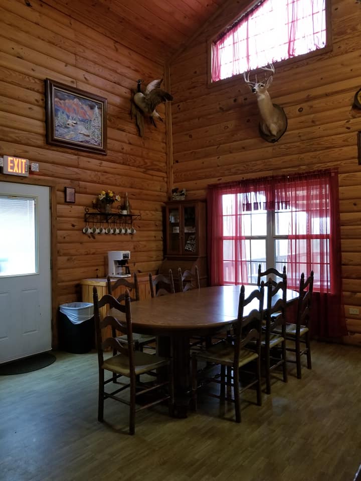 Lodge & Cabins – Backwoods Lodge & Cabins