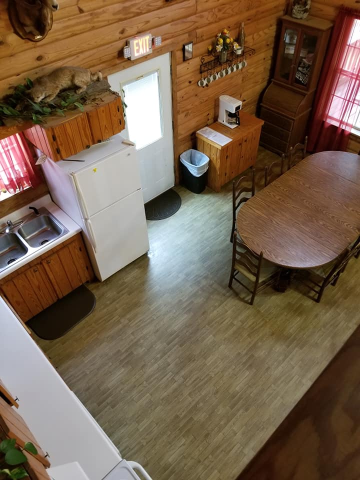 Lodge & Cabins – Backwoods Lodge & Cabins