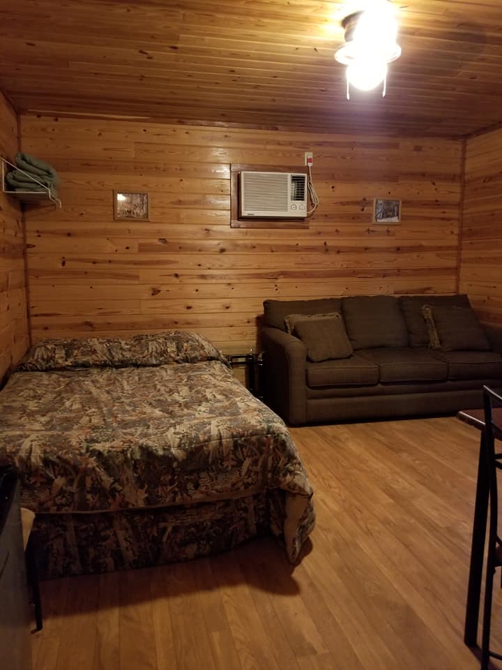 Lodge & Cabins – Backwoods Lodge & Cabins