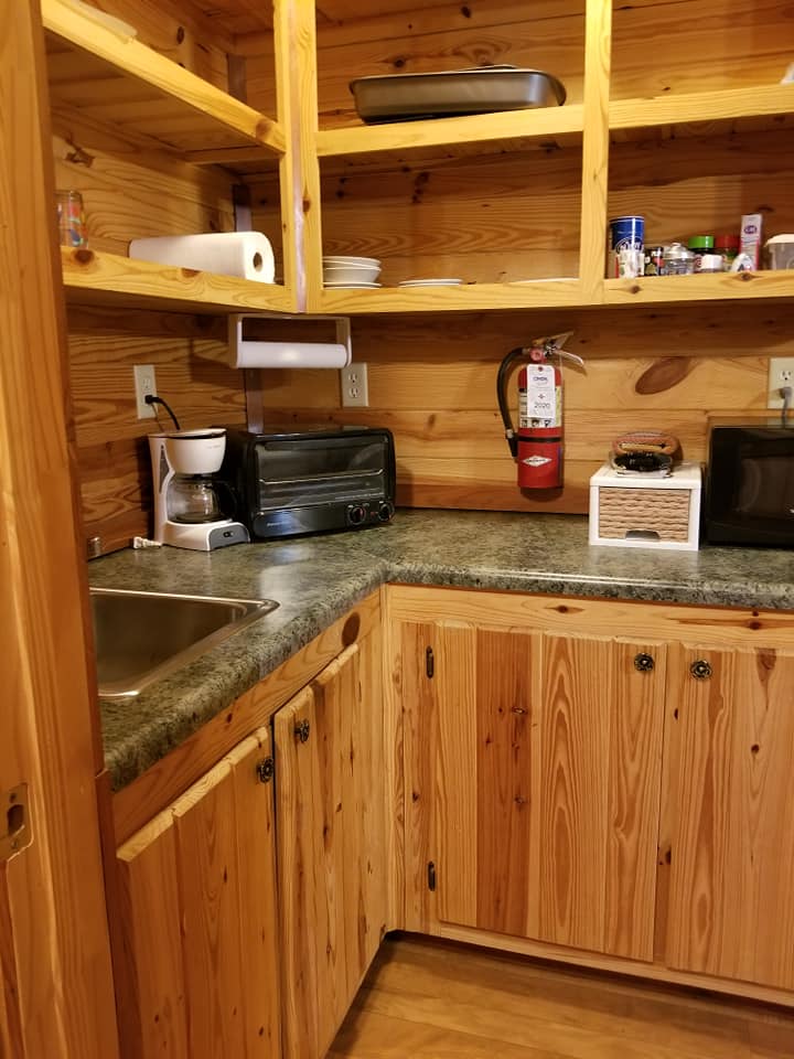 Lodge & Cabins – Backwoods Lodge & Cabins