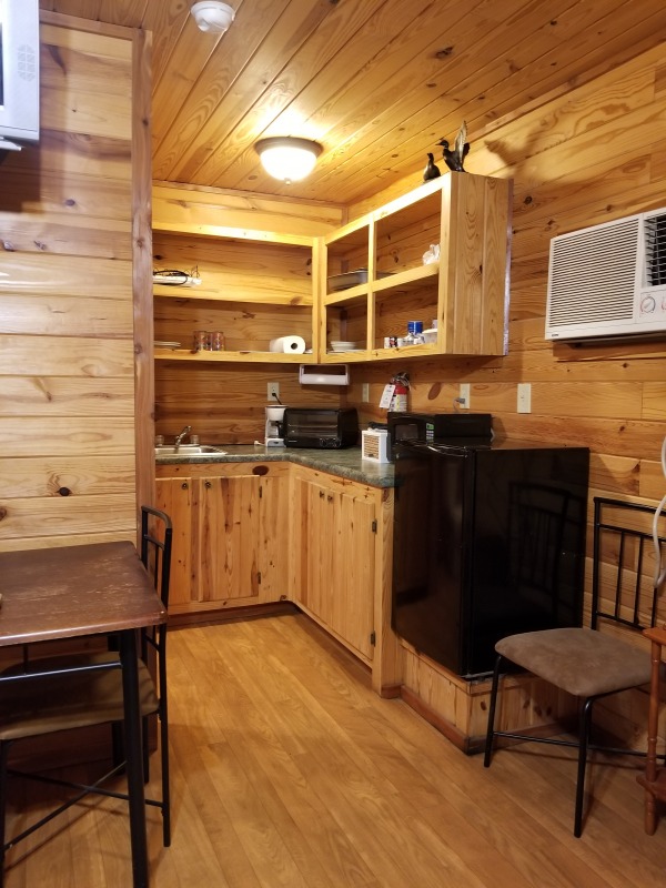 Lodge & Cabins – Backwoods Lodge & Cabins
