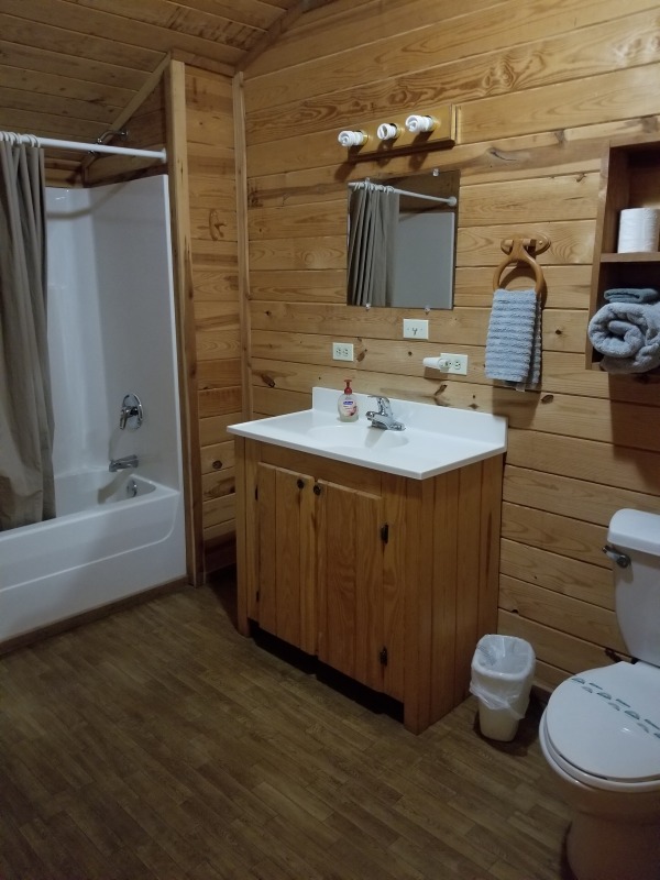 Lodge & Cabins – Backwoods Lodge & Cabins